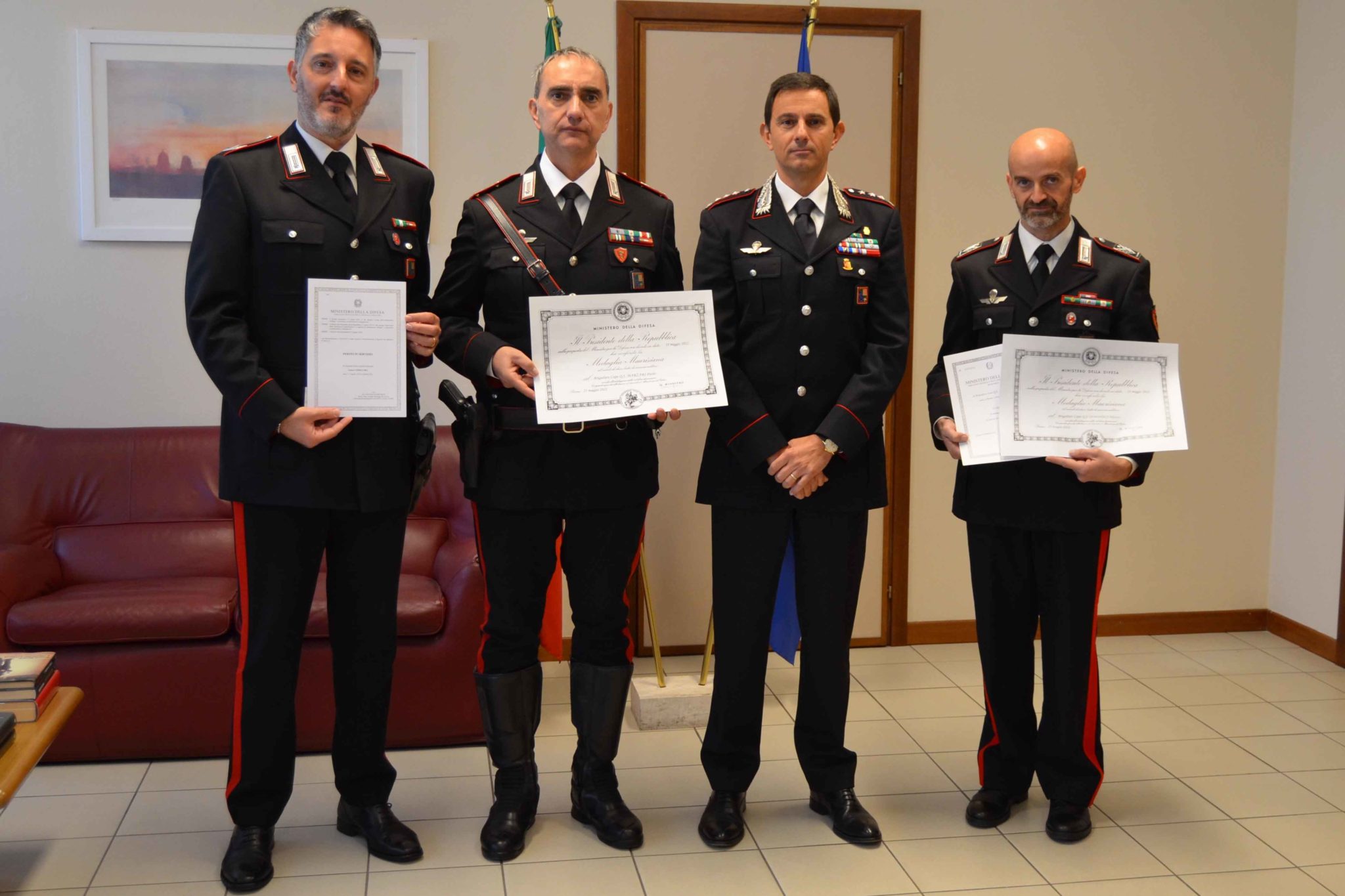 Carabinieri: consegnate le “Medaglie Mauriziane” e distintivo d’onore ...